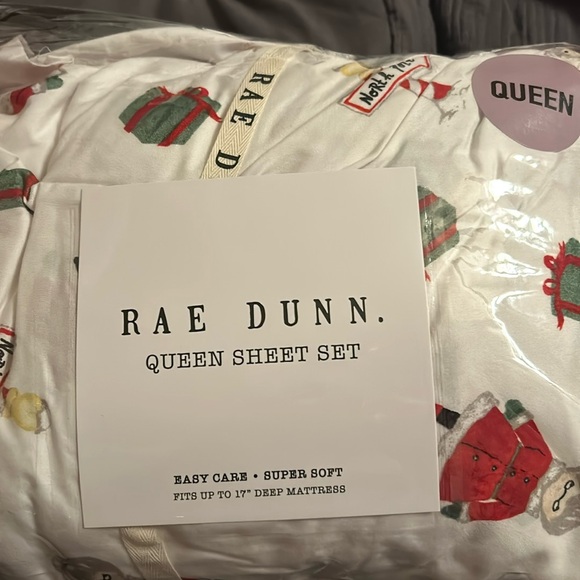 Rae Dunn | Bedding | Queen Size Christmas Sheet Set With Two Cases Used ...